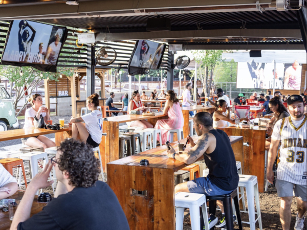 East Austin sports bar kicks off gigantic Longhorns watch parties