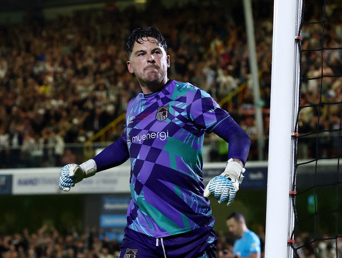 Grimsby vs Manchester United LIVE: Penalties - Carabao Cup match stream ...