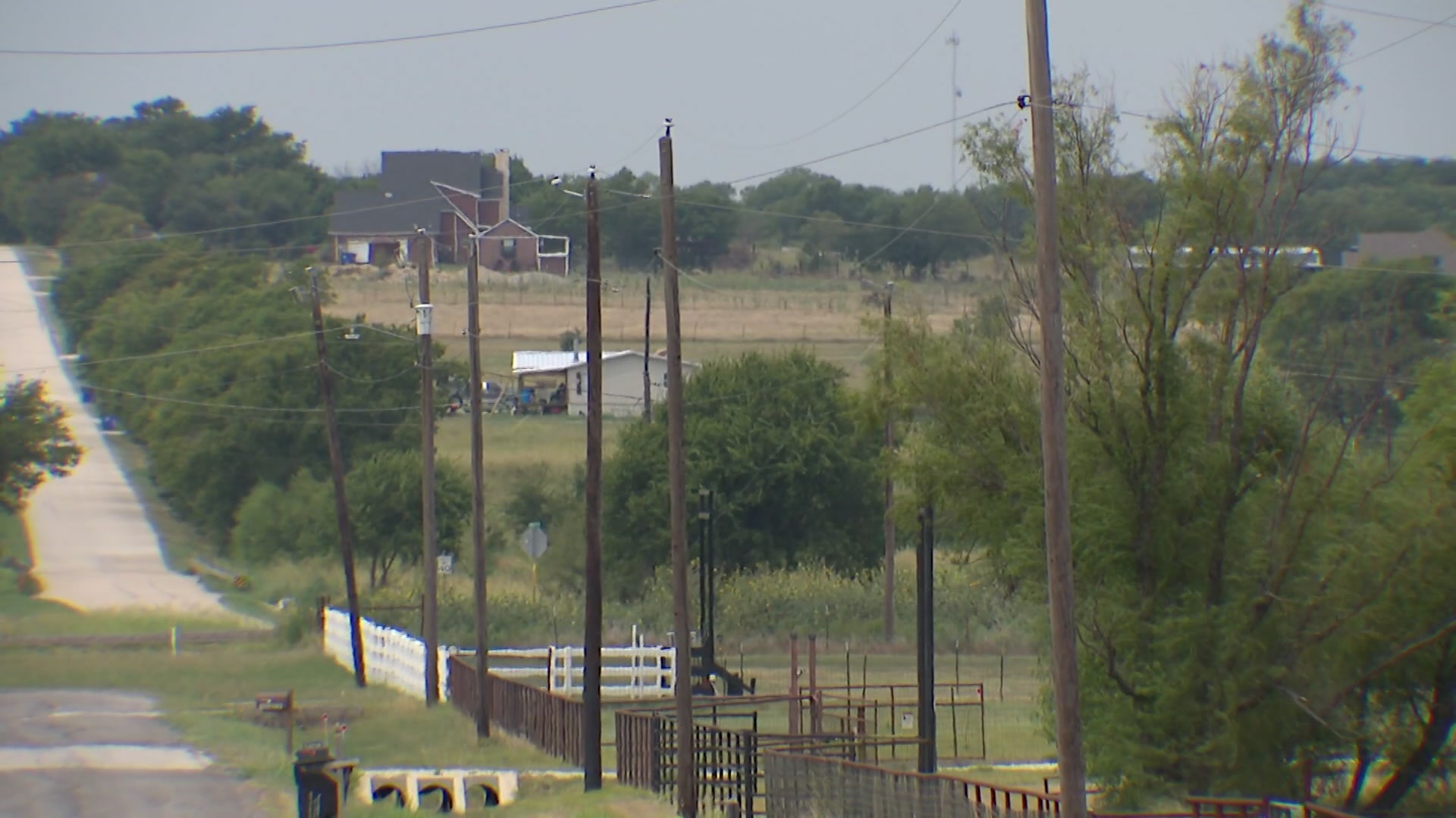 ‘Frustrating': Repeat power outages disrupt life for homeowners, school ...