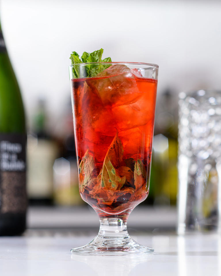 Little Lark Brings Neo-Neapolitan Pizzas and Patio Life to Guild Row