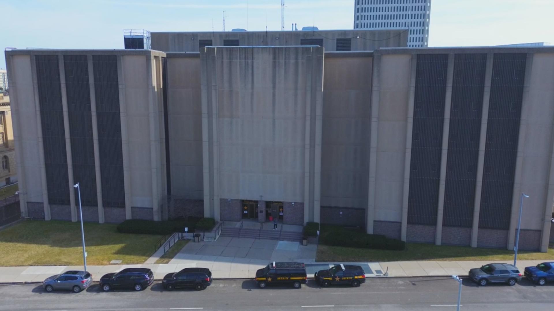 New roof for Lucas County jail would cost $107,000