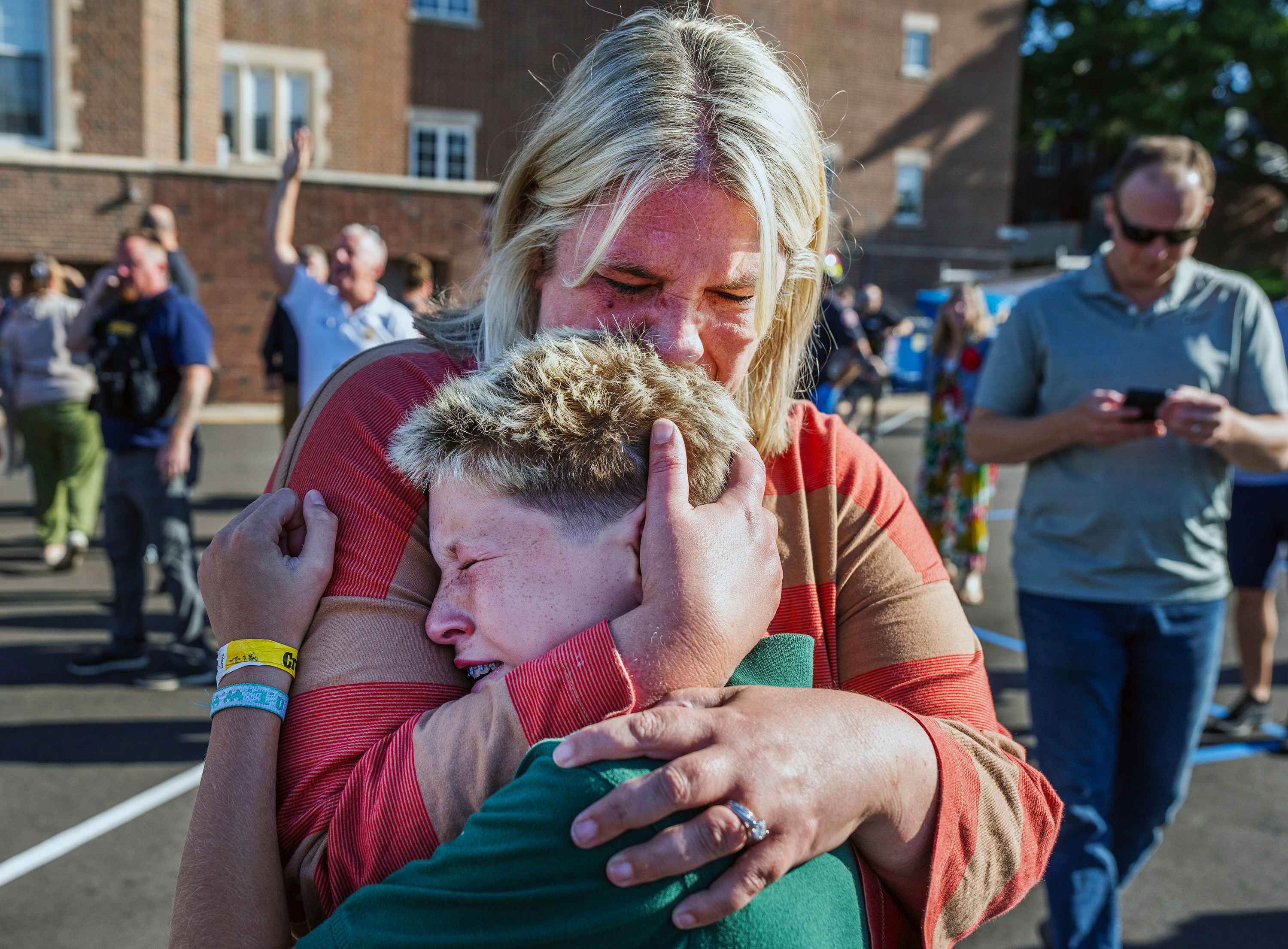 Live updates: 2 children killed, 17 people injured at Minneapolis ...