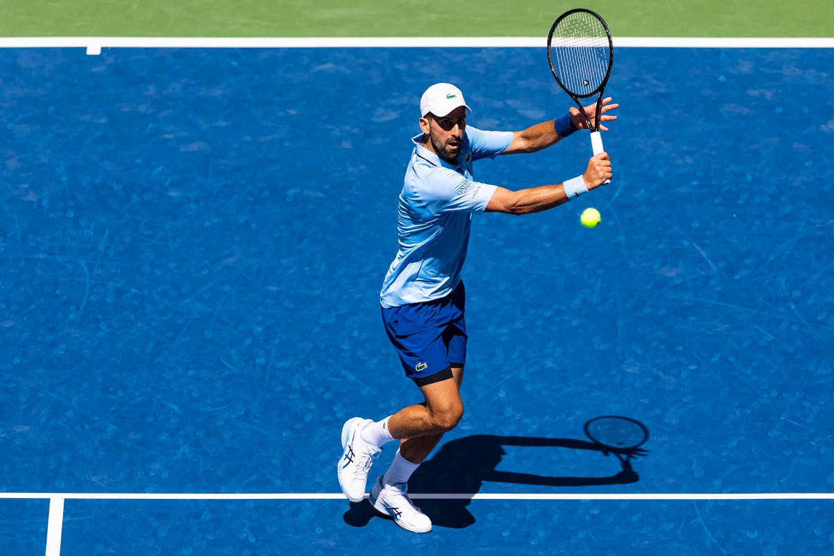 Accroché, Novak Djokovic finit par s'en sortir au 2e tour