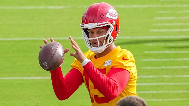 Chiefs Unveil Jersey Patch for Regular Season