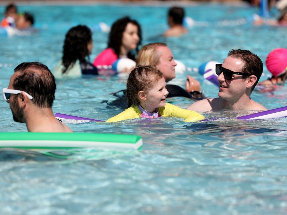 Edmonton wraps up outdoor pool season with slight dip in overall attendance
