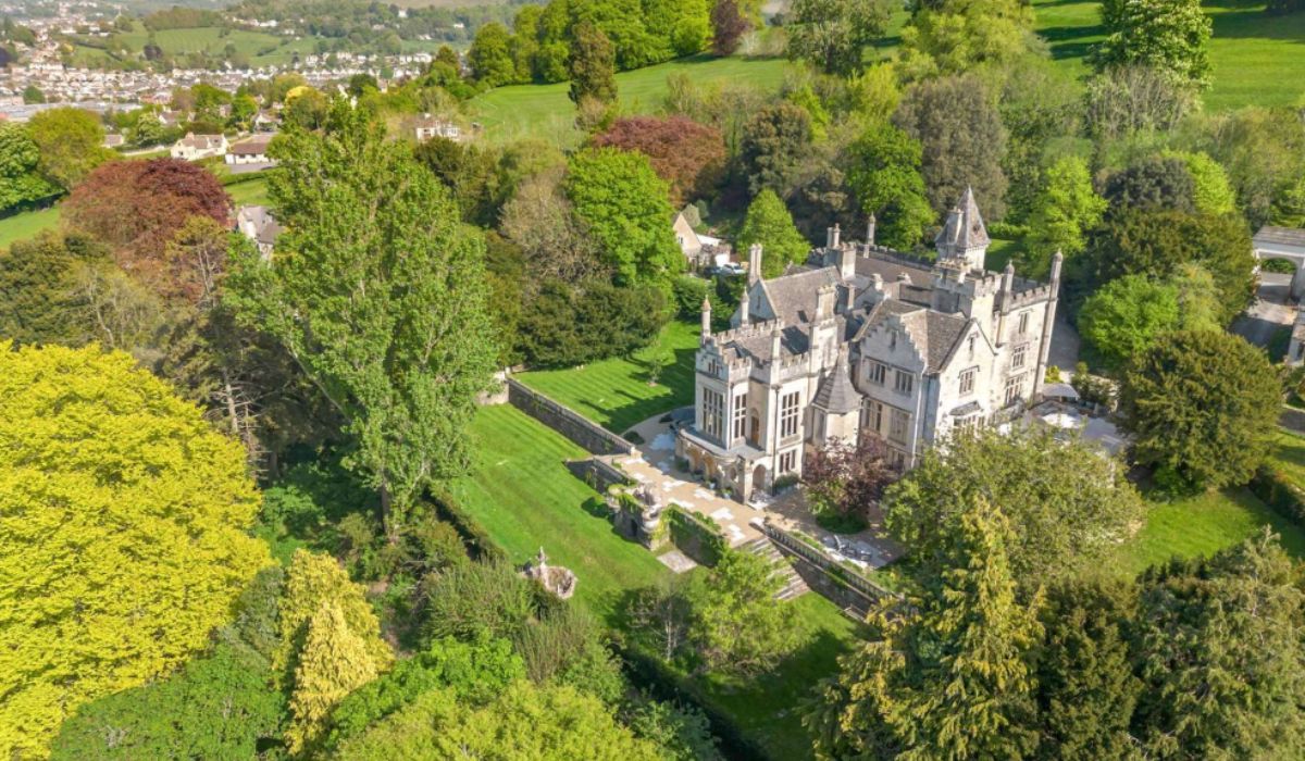 Liam Gallagher’s Cotswolds mansion with A-lister neighbours hits the ...