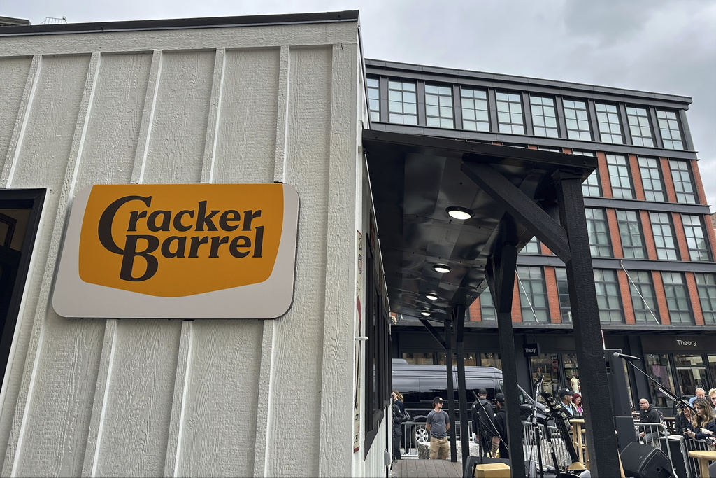 Cracker Barrel had good reasons to rebrand. But after its new logo ...
