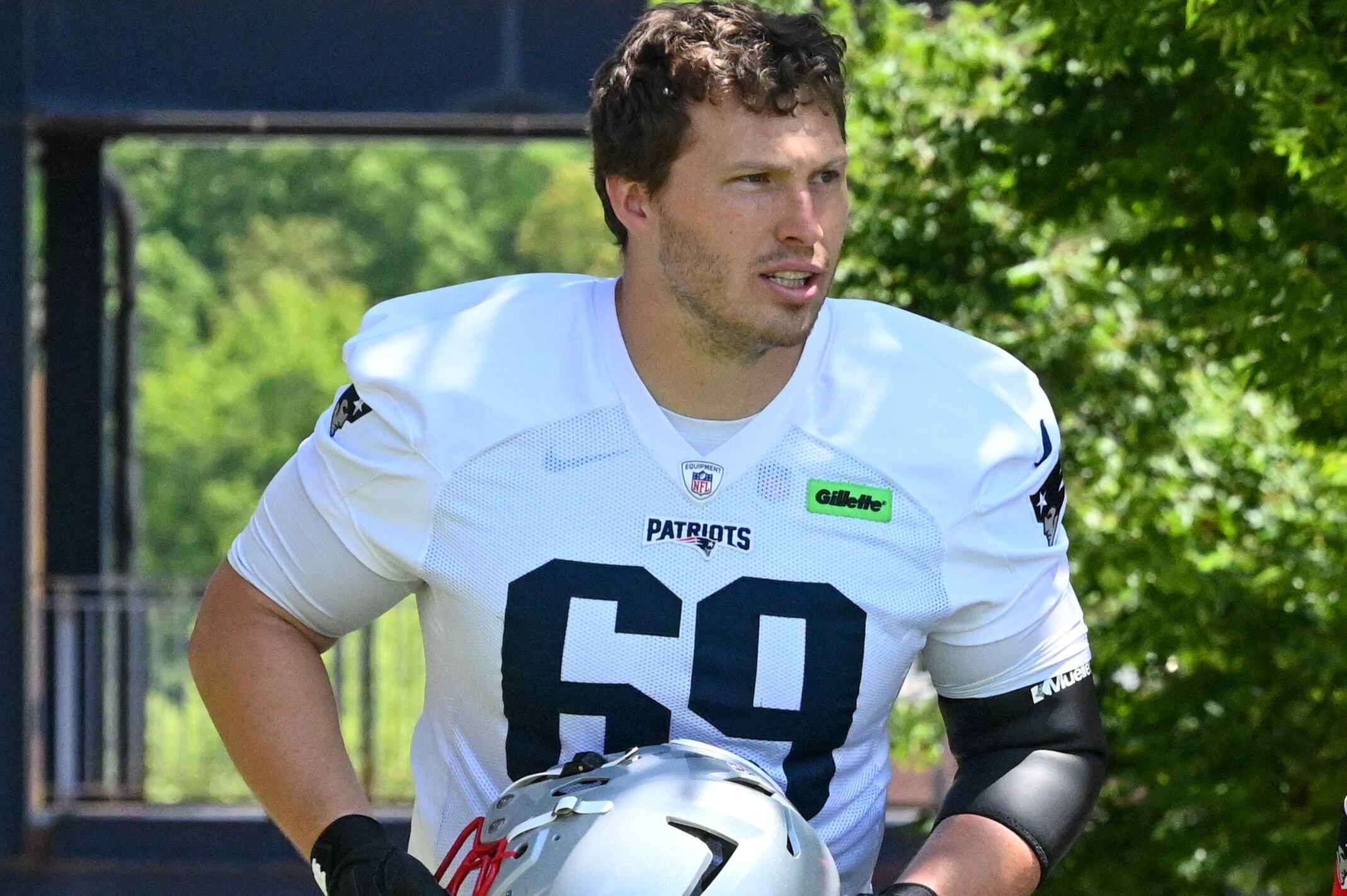 Cut by Patriots, Cole Strange finds new home on a practice squad (report)