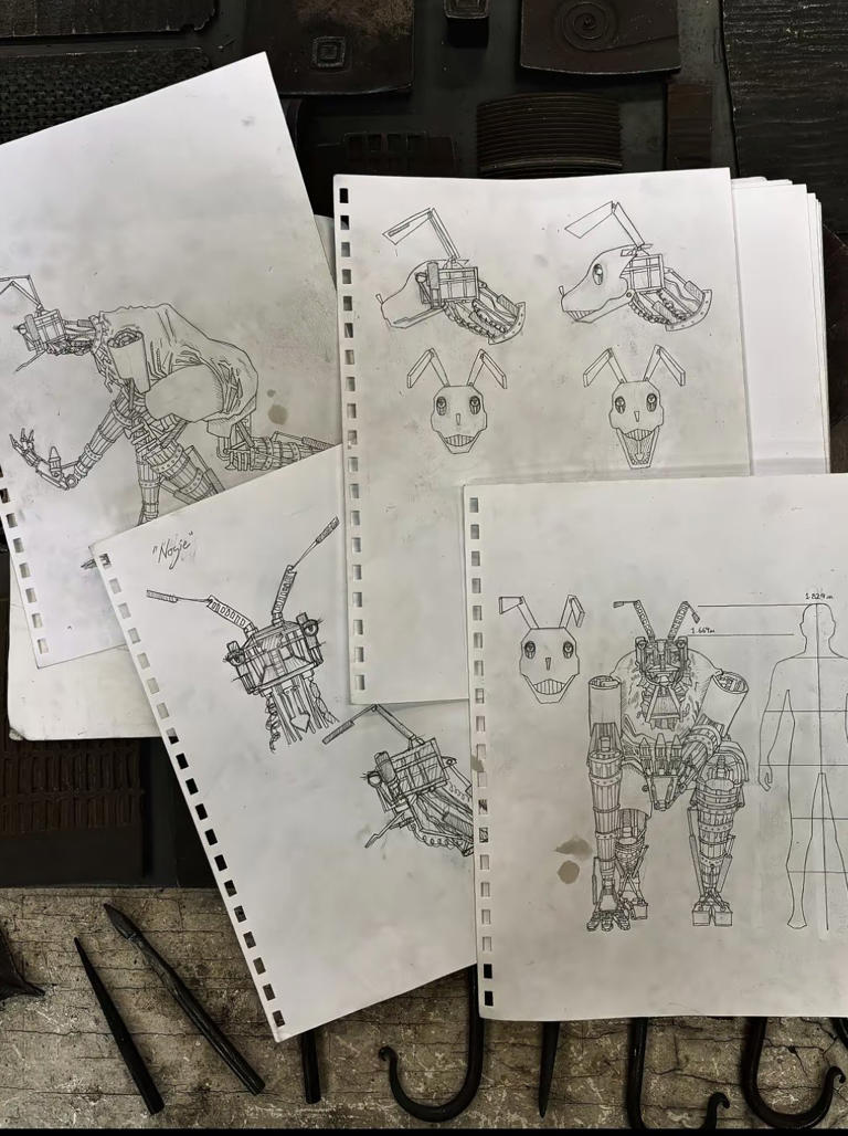 What Is The 'Nosey Project'? The Creepy Giant Robot Created By A TikTok ...