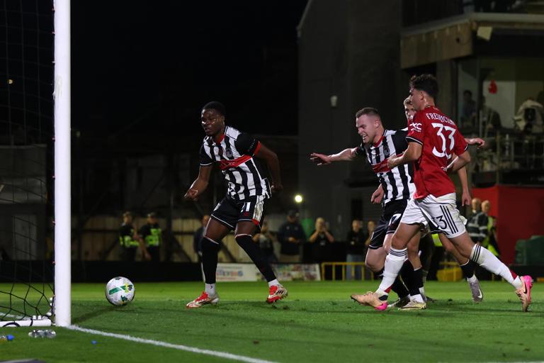 Carabao Cup live: Man United stunned in penalty shootout before Arsenal ...