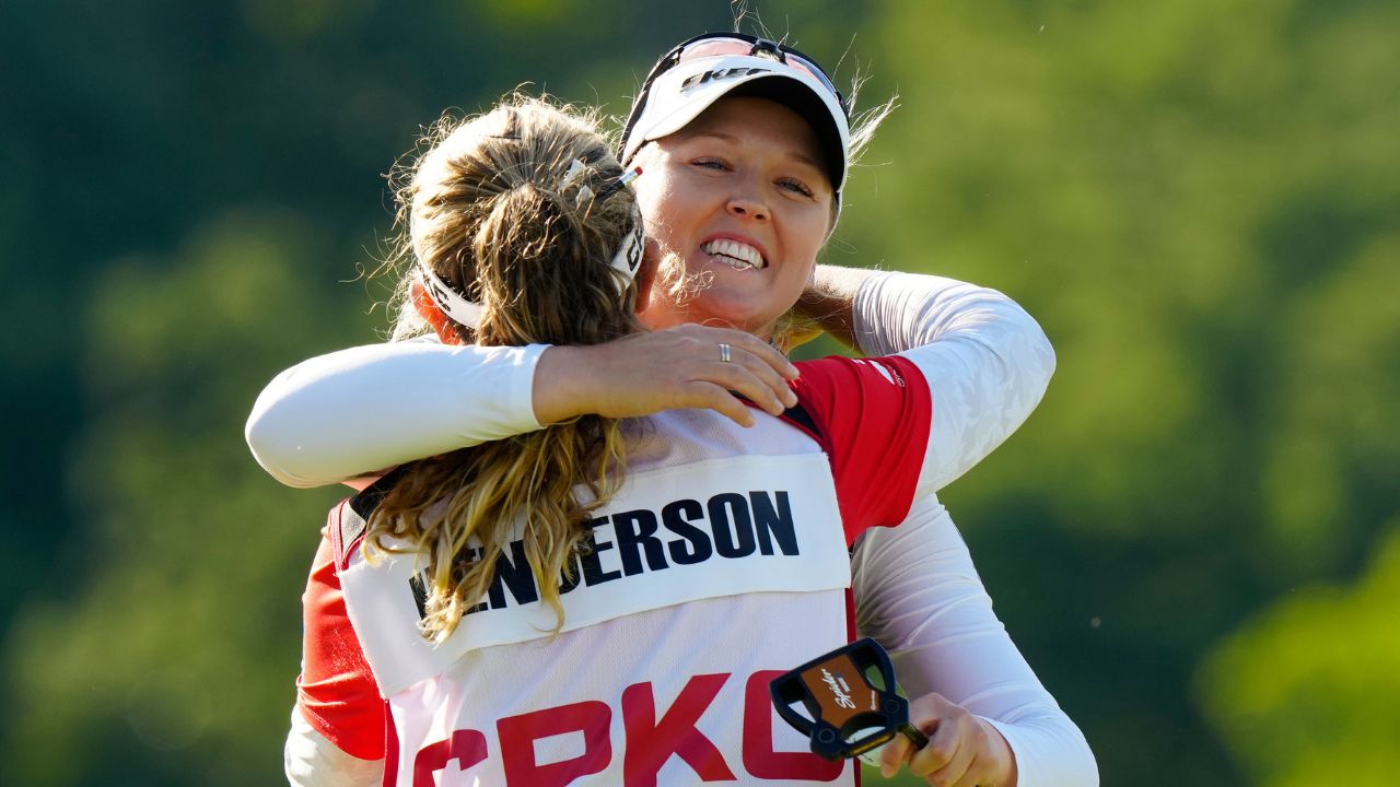 Brooke Henderson brings on new caddie with sister Brittany pregnant