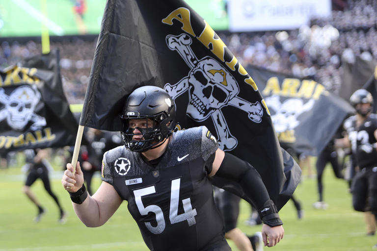 Army joins Air Force and Navy in allowing alcohol sales at football games