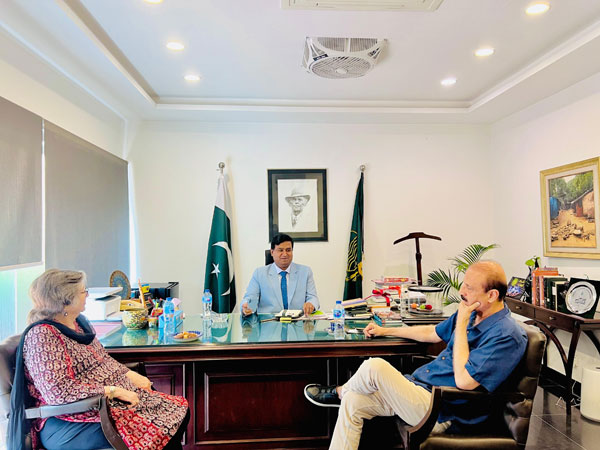 Mehmood Alam, Kamran Lashari and Moneeza hold strategic meeting at ...