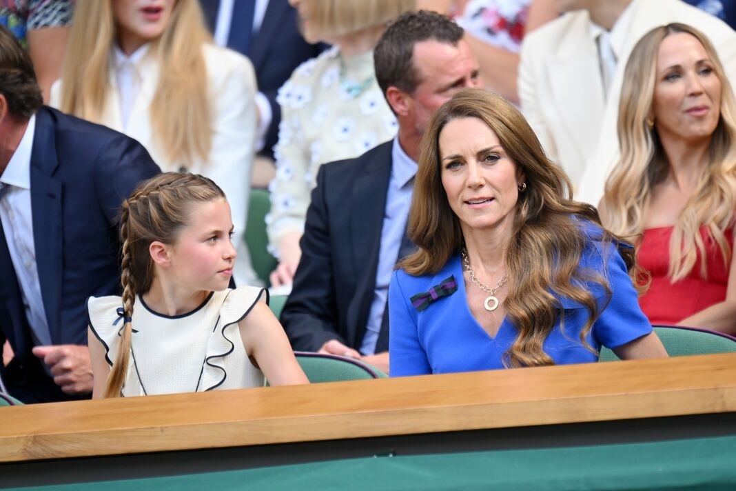 Kiểu tóc của Công chúa Charlotte hé lộ cách nuôi dạy con của Kate