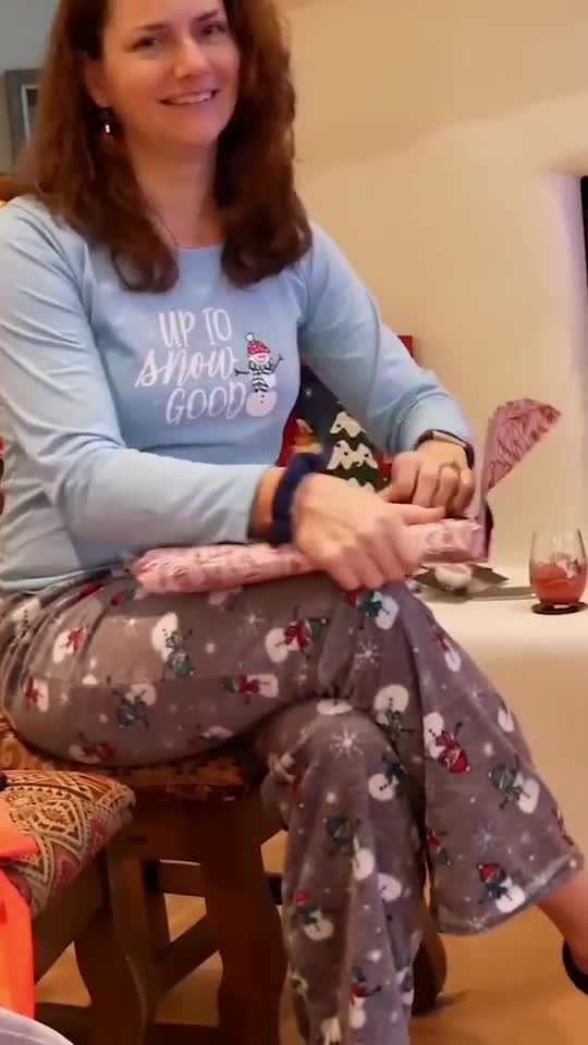 Wow funny christmas pranks!!!! Not sure why i pronounced ferrero roch...