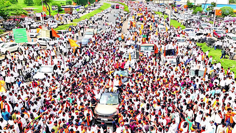 Maratha Community Protest Success | मराठ्यांचा गुलाल...