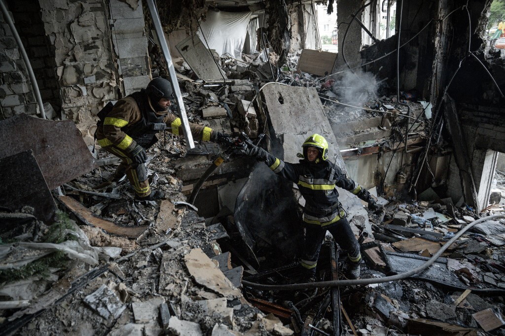 Nuovo attacco russo a Kiev. Almeno 10 morti e decine di feriti