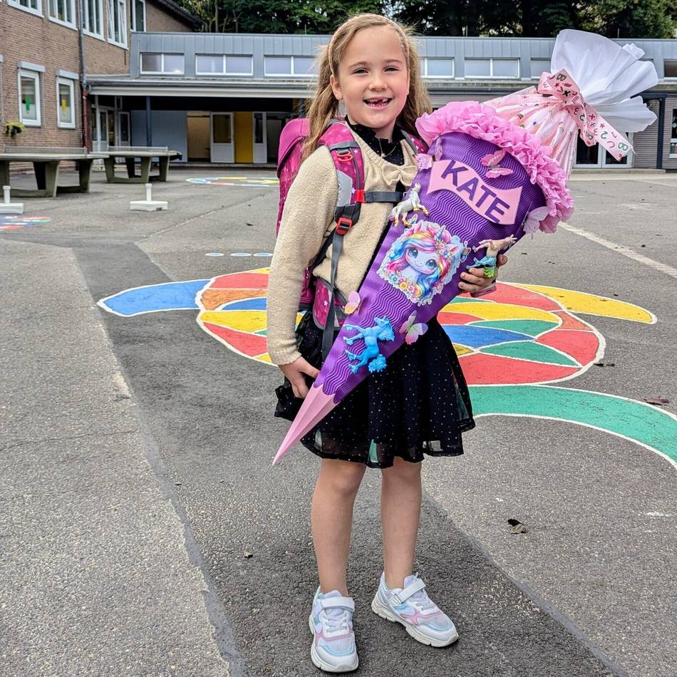 Kate (6) freut sich riesig auf die Schule