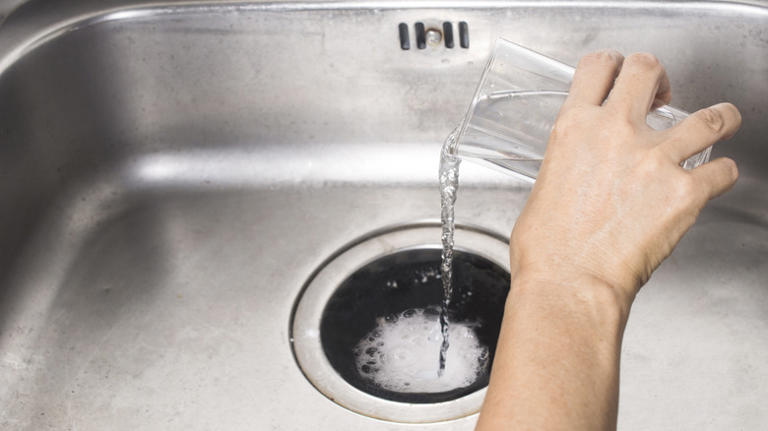 This Vinegar DIY Is The Best Way To Clean Your Garbage Disposal