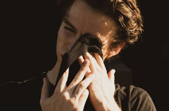 My eyes were particularly stiff and had a headache in the dark, but was there a risk of blindness?