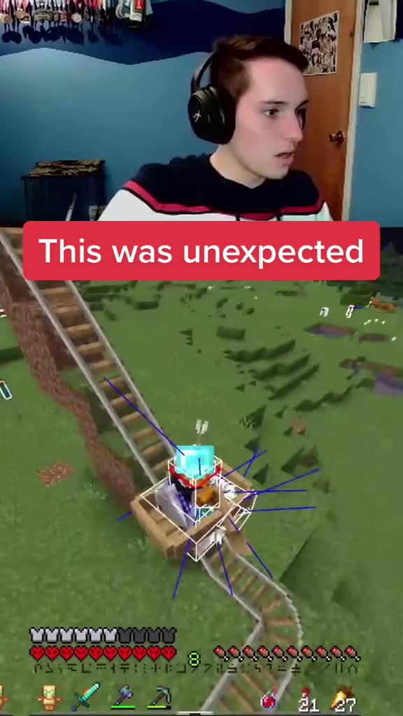 Creepers love to jumpscare me #minecraft #mc #mcyt #creeper #hardcore