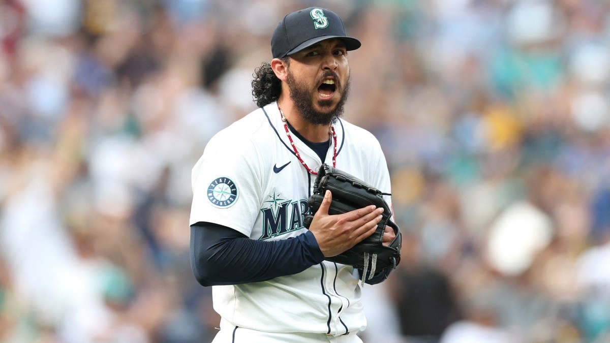 MLB: Andrés Muñoz Joins the Top 5 All-Time Saves List with the Seattle ...