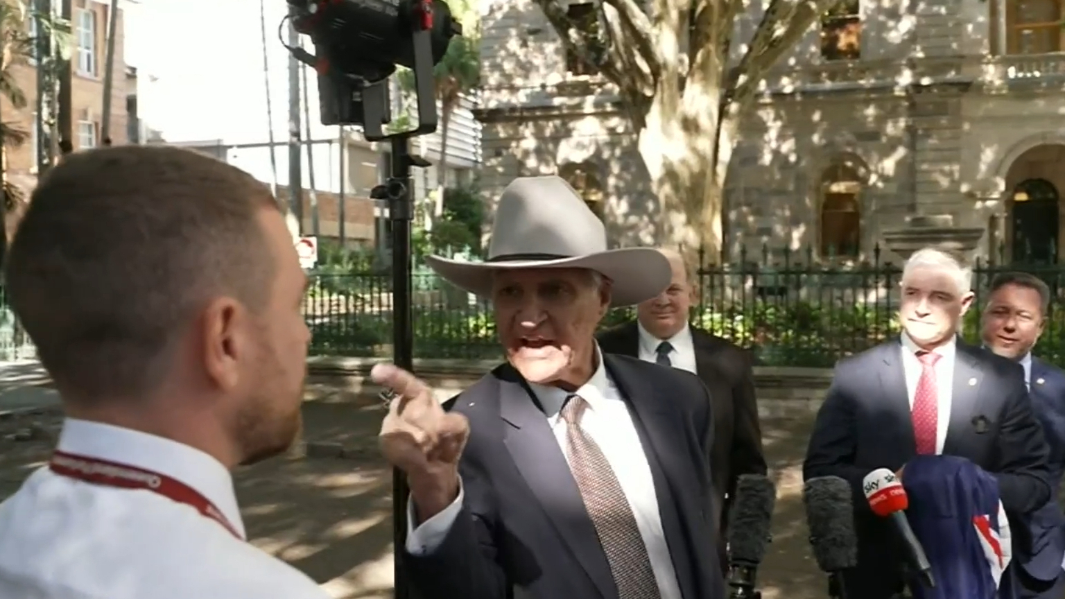 'I've punched blokes': Demand for Katter to apologise for journo threat
