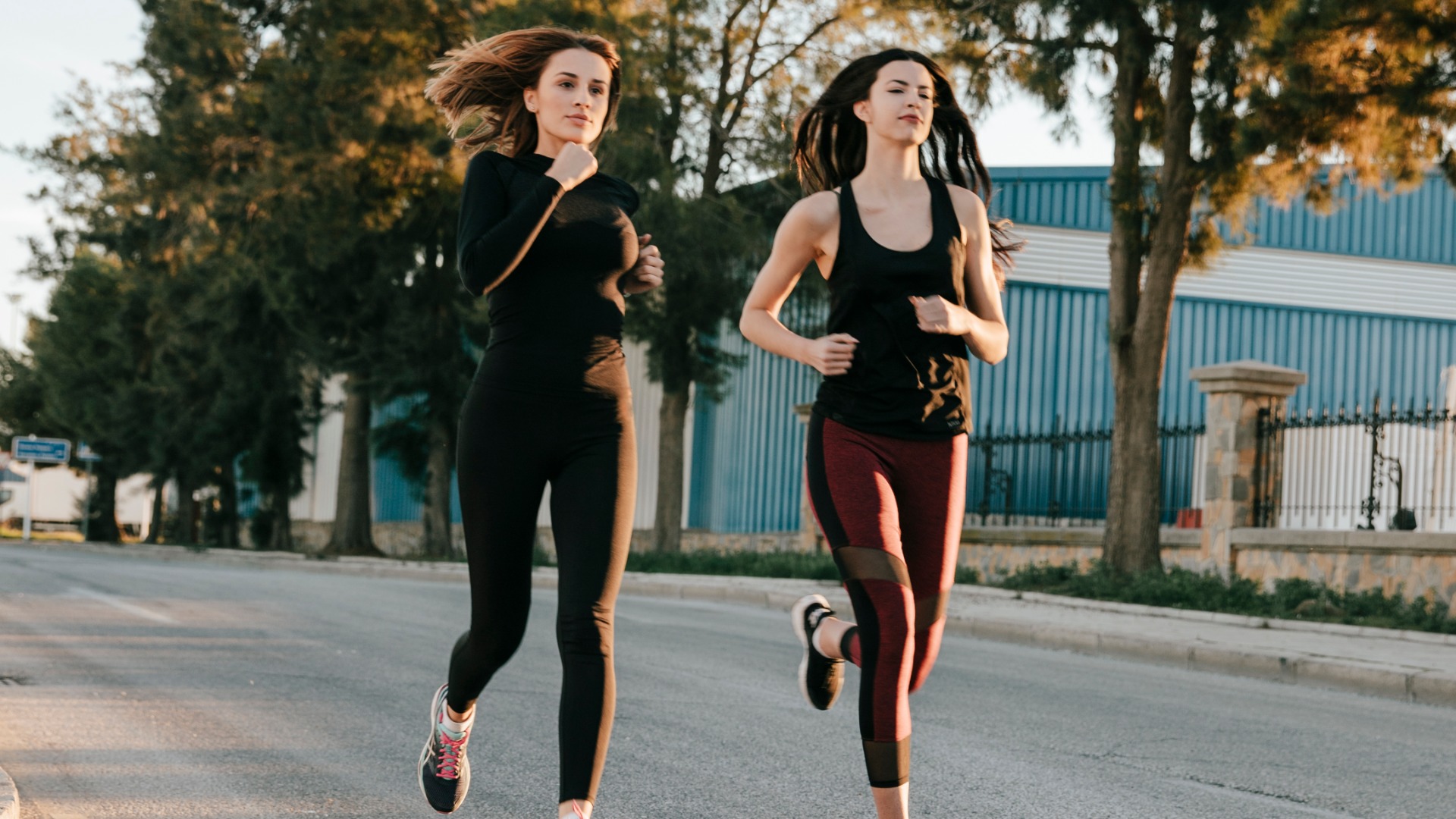 Policewomen dress up as joggers to catch predators in the act!