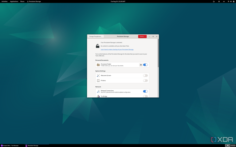 I tried daily-driving a privacy-focused portable Linux distro on a USB ...