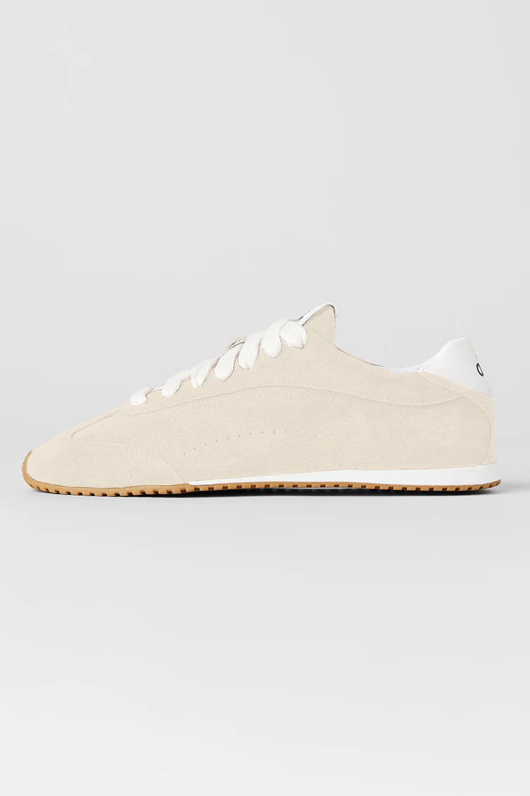 The Exact Sneakers That Everyone With Cool Taste Will Wear This Fall