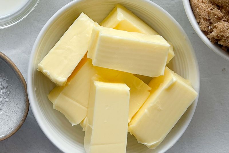 10 Everyday Foods Americans Refrigerate That Brits Don't