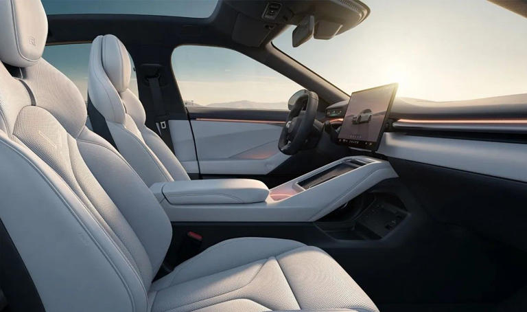 El nuevo Xpeng P7 arrasa en su salida al mercado con 10.000 pedidos en ...