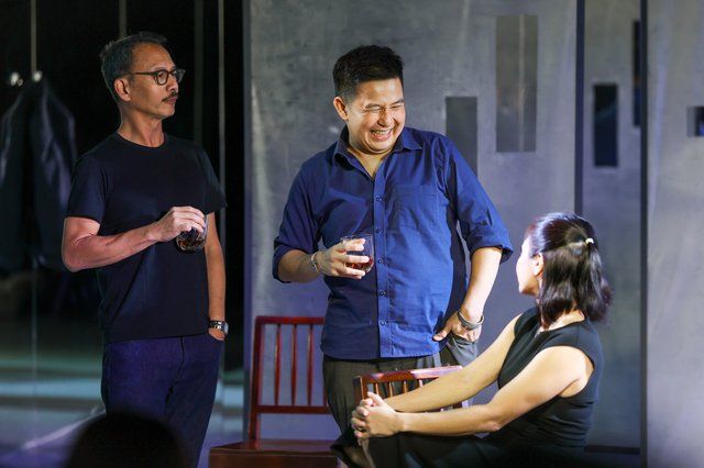 ‘Kaliwaan’ review: Pinter’s ‘Betrayal’ finds a Filipino voice