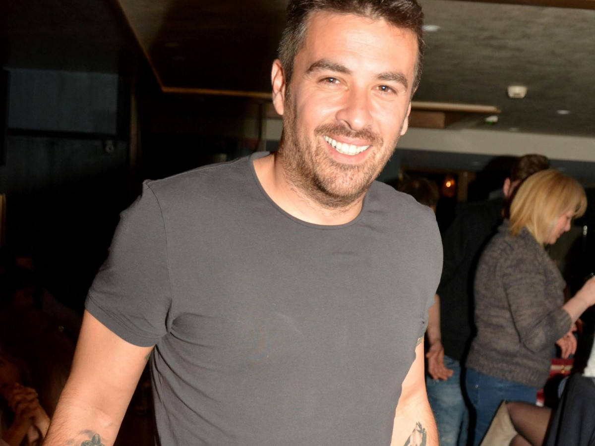 Οι διακοπές του Γιάννη Αϊβάζη στη Σαντορίνη δεν ήταν τυχαίες: Η ...