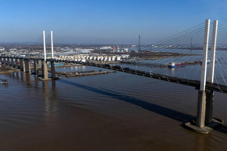 A282 Dartford Crossing reopens after 'police-led incident' causes ...