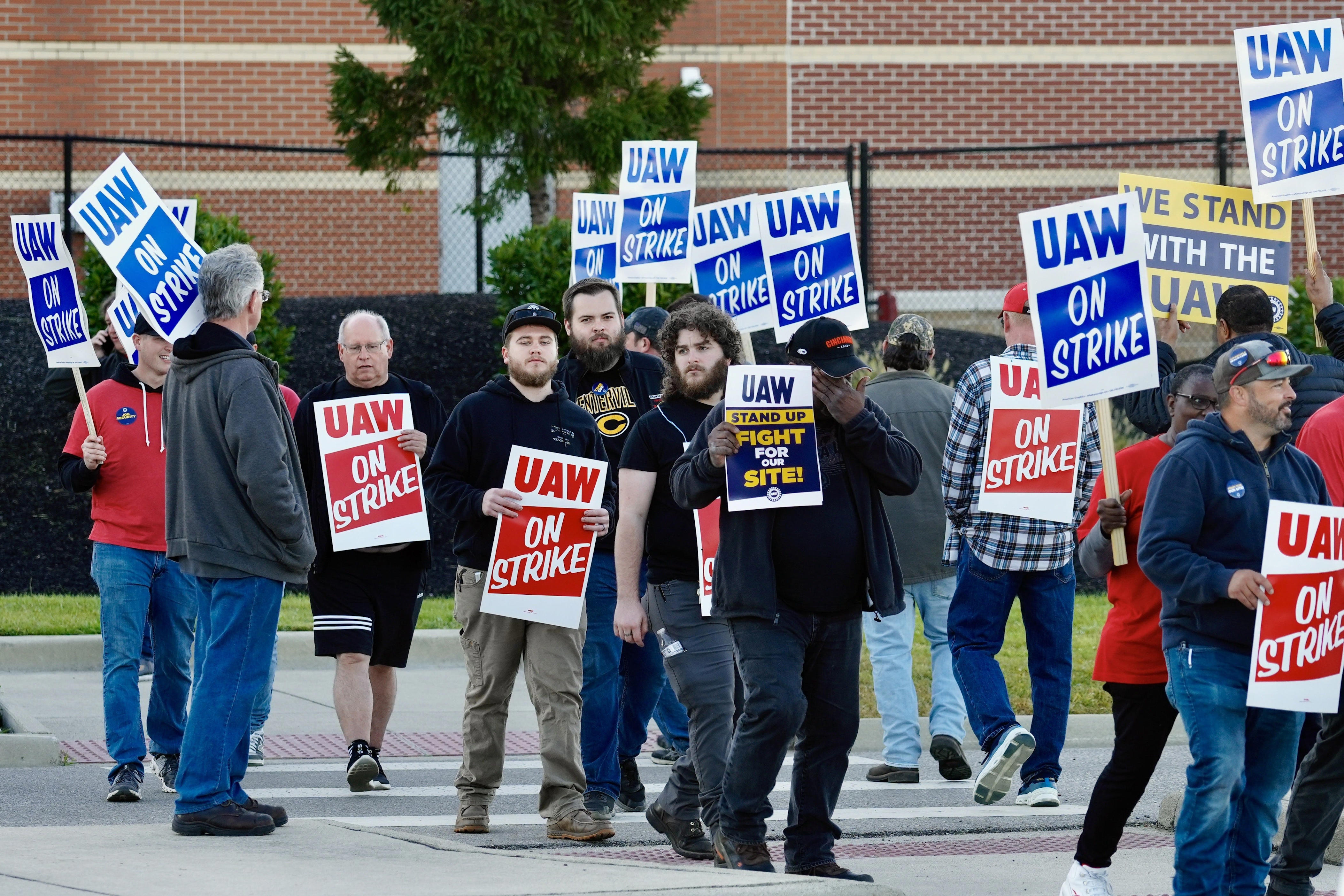 GE Aerospace worker strike is 'a wake-up call,' says UAW president ...