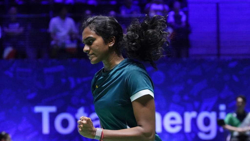 BWF World Championships: PV Sindhu rediscovers vintage form, stuns ...