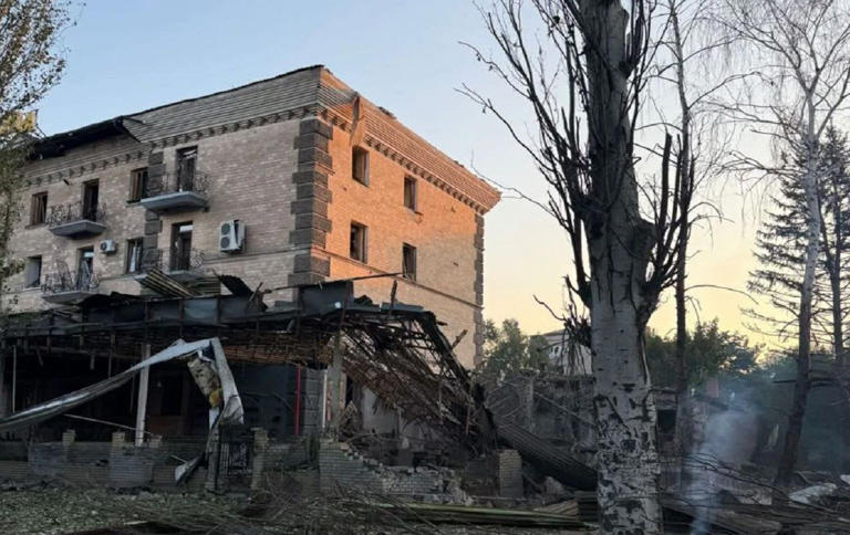 Russian Iskander missiles strike Sloviansk: Hotel and dozens of houses ...