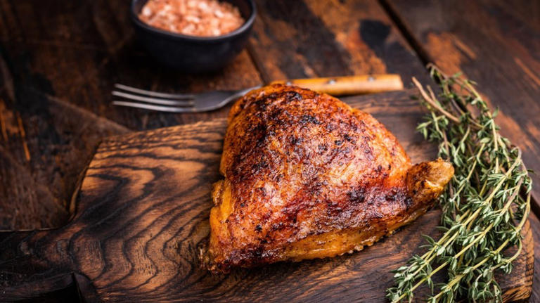 Gordon Ramsay's Go-To Technique For Perfectly Cooked Bone-In Chicken Thighs
