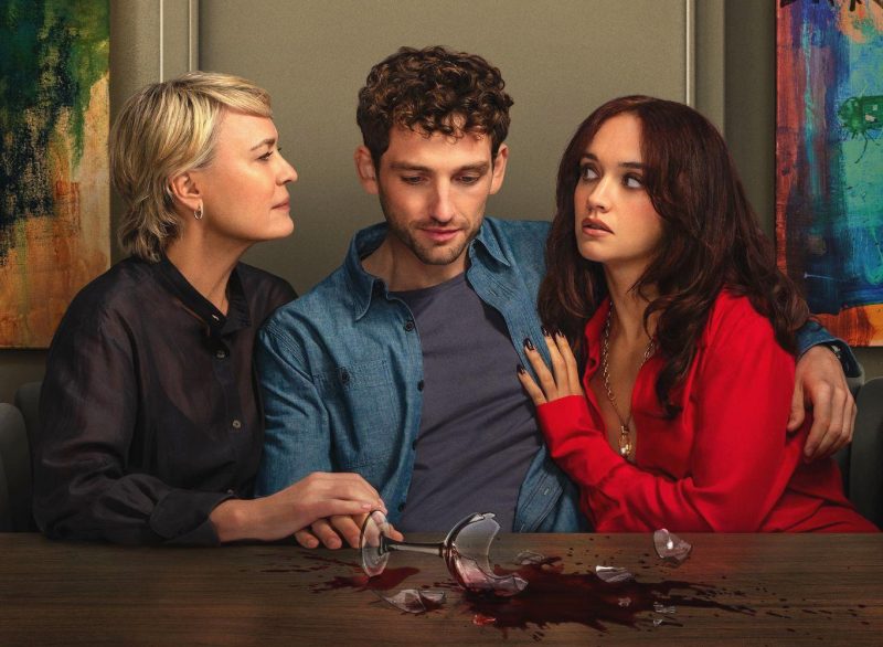 Robin Wright desconfia da nova nora no trailer de “A Namorada Ideal”