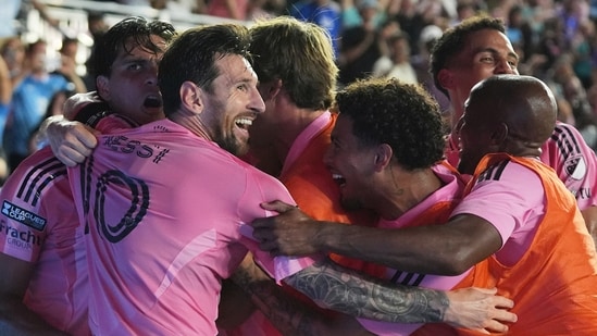 Lionel Messi magic powers stunning 3-goal blitz in final 15 minutes as ...