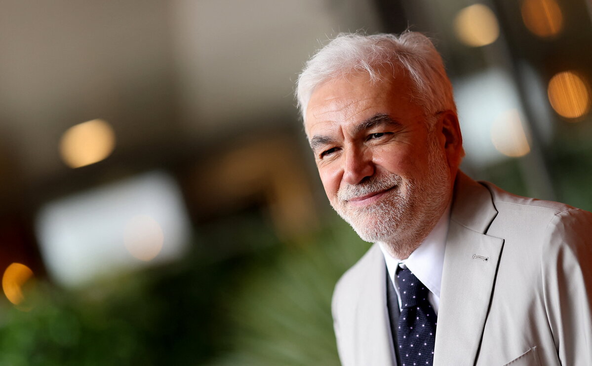 Pascal Praud furieux et les clichés d’Emmanuel Macron à Brégançon y ...