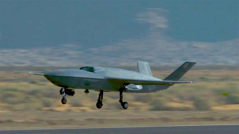 Video: USA tester med succes det nye ubemandede jagerfly YFQ-42A