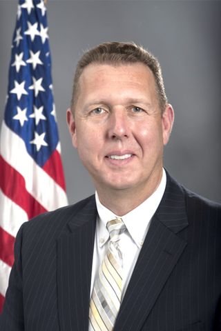 “Chasing Evil” Reveals Psychic John Edward and FBI Agent Robert Hilland's Unlikely Partnership ...