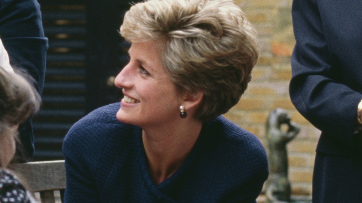 Princess Diana’s Time Capsule Unsealed, And It's a Treasure Trove of ...