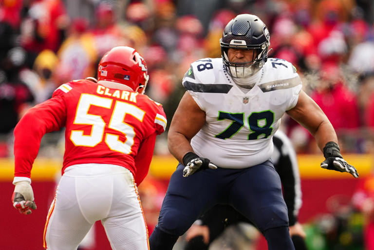Stone Forsythe is clear upgrade over Thayer Munford for Raiders