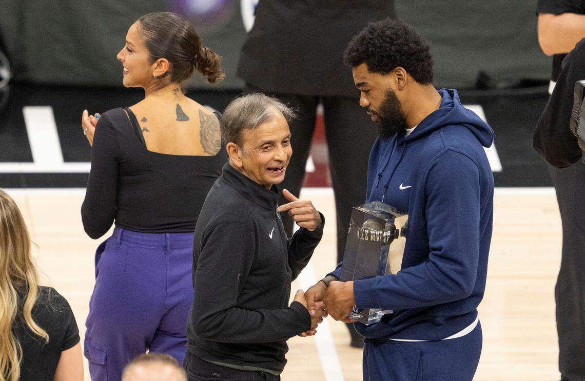Sacramento Kings owner Vivek Ranadive supports new player at EuroBasket