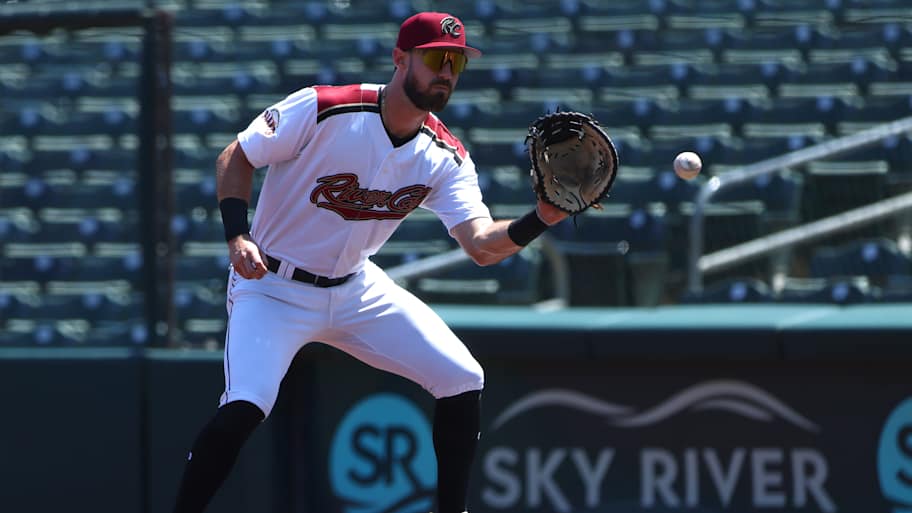 Buster Posey pours cold water on idea of promoting top SF Giants ...