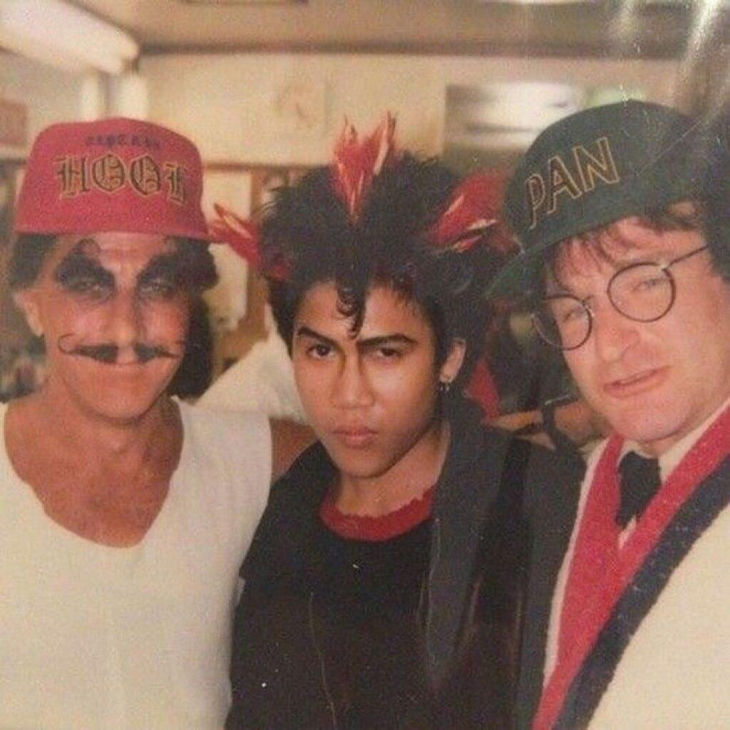 16 Behind-the-Scenes Photos From Famous Movies