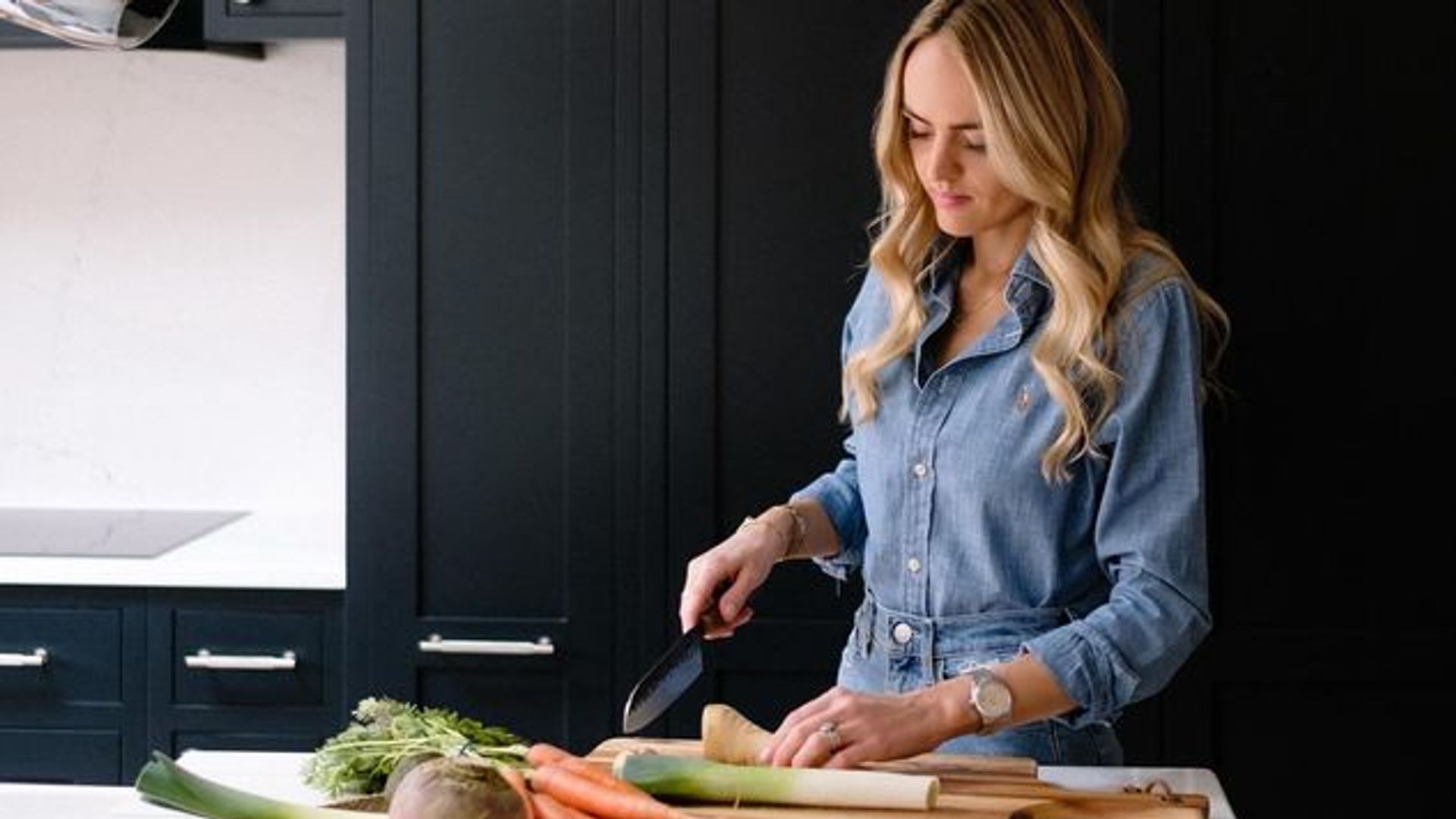 Warning signs for imbalanced hormones – and the 'no-brainer' foods that ...